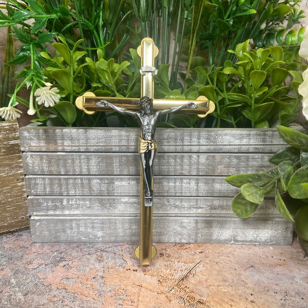 Unique Crucifix - Etsy