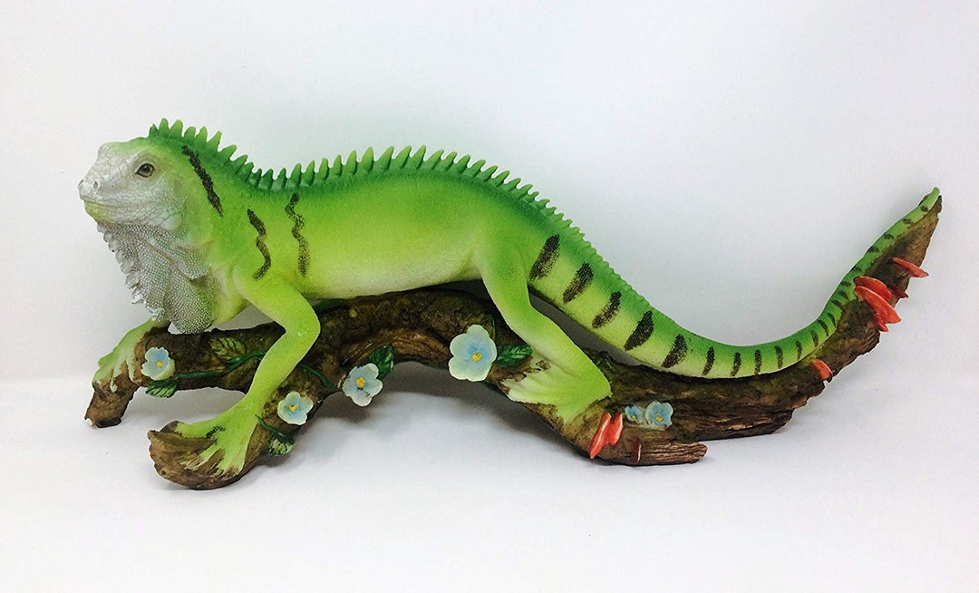 Handcrafted Realistic Iguana Sculpture A Unique Iguana Gift - Etsy