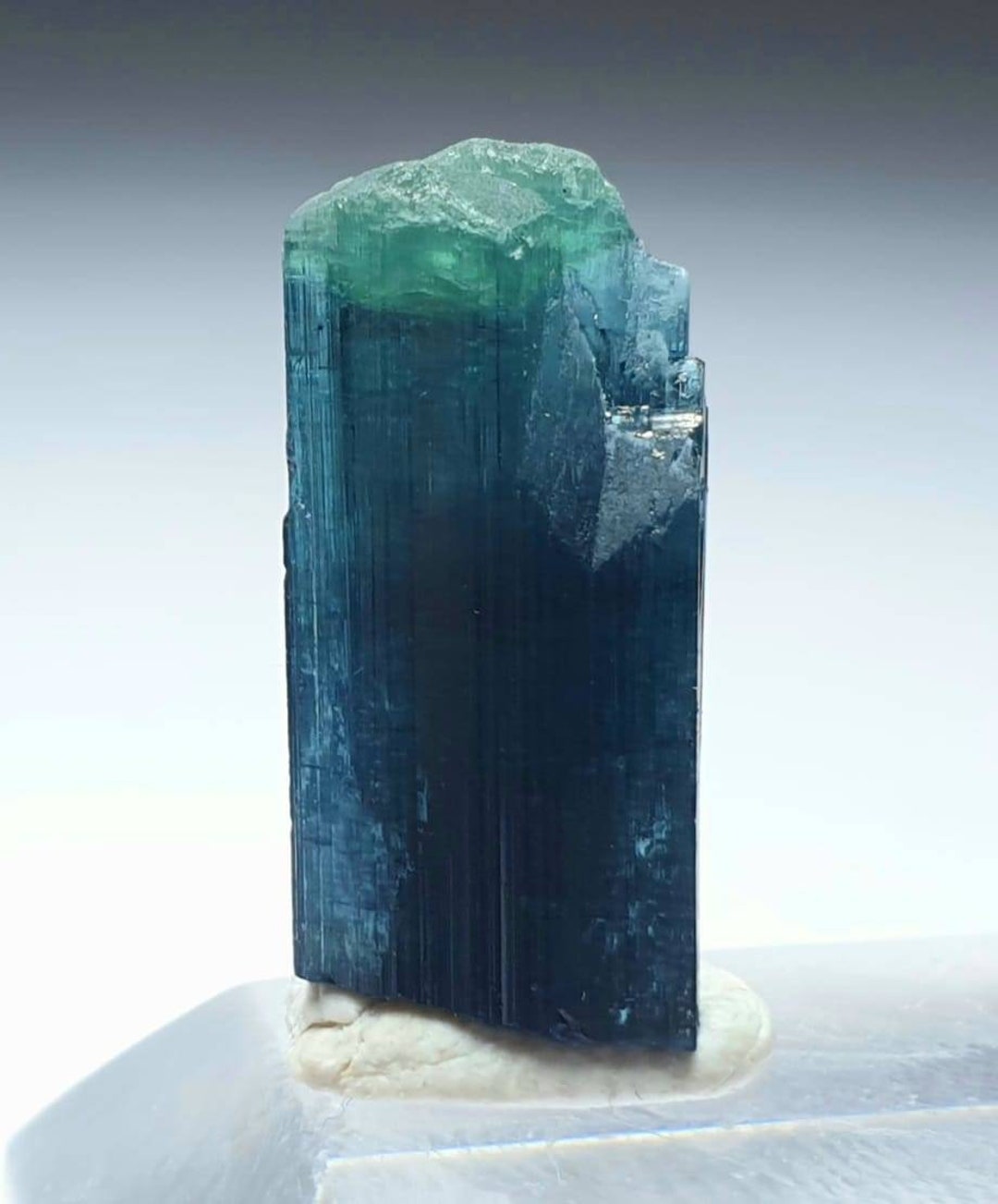 Cristal de turmalina indicolita con tapa verde - Etsy España