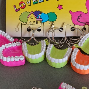 Vintage Keychain Dental Dentures Teeth Key Chain Holder Keyrings Nos ...