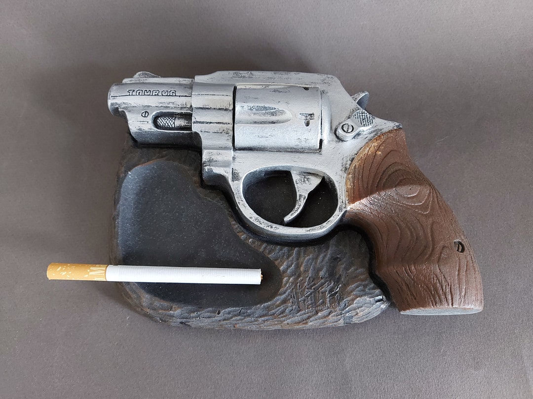 Pistol Ashtray Revolver Gun Shape Cigarettes Cigars Resin Ashtray Home ...