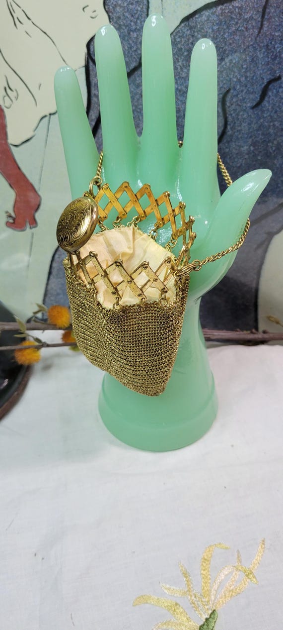 1950s/60s Expandable Top Gold Mesh Change Purse Begga… - Gem