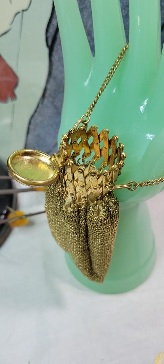 1950s/60s Expandable Top Gold Mesh Change Purse Begga… - Gem