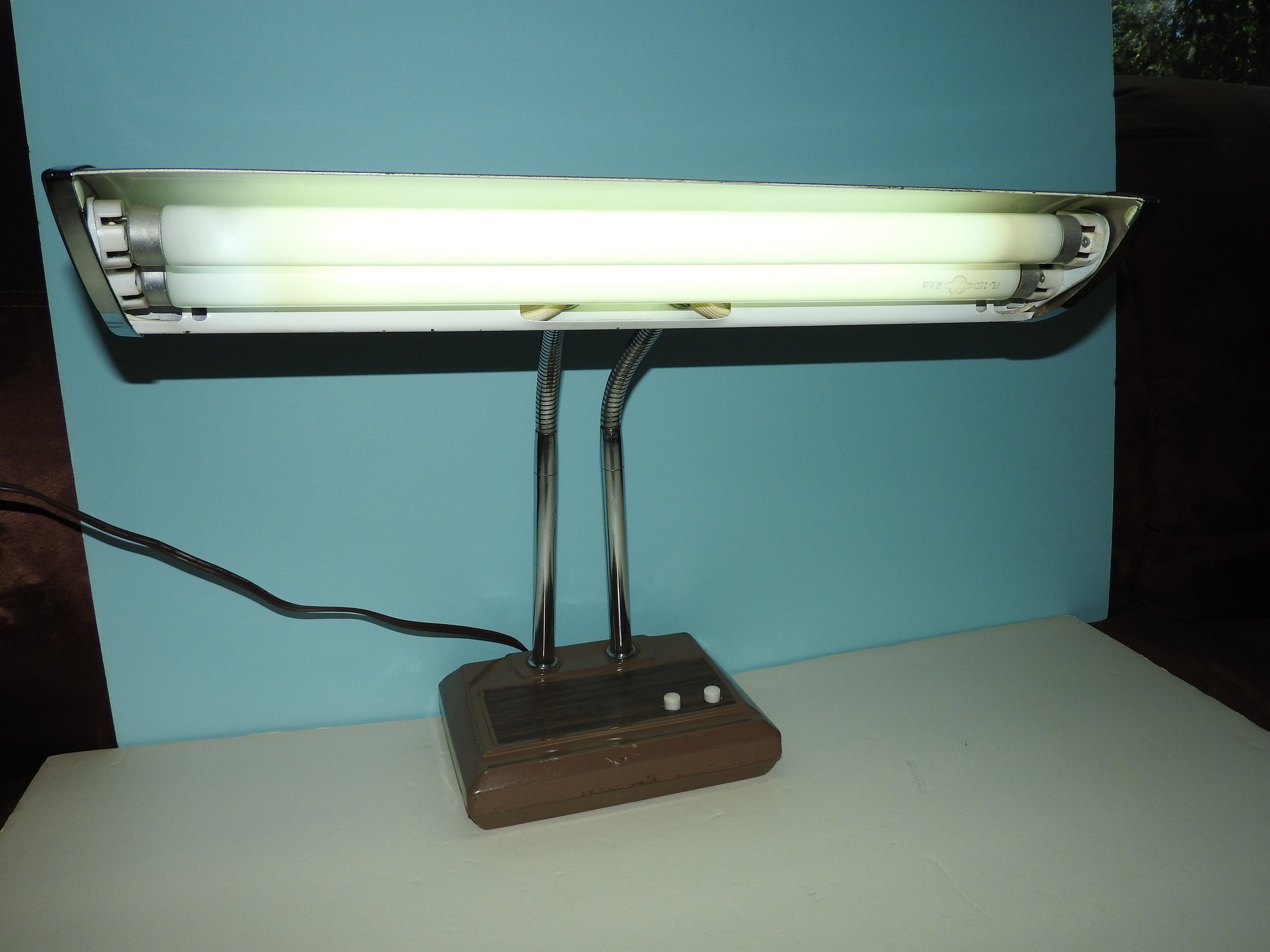 Heavy Duty Vintage Fluorescent Desk Lamp - Etsy