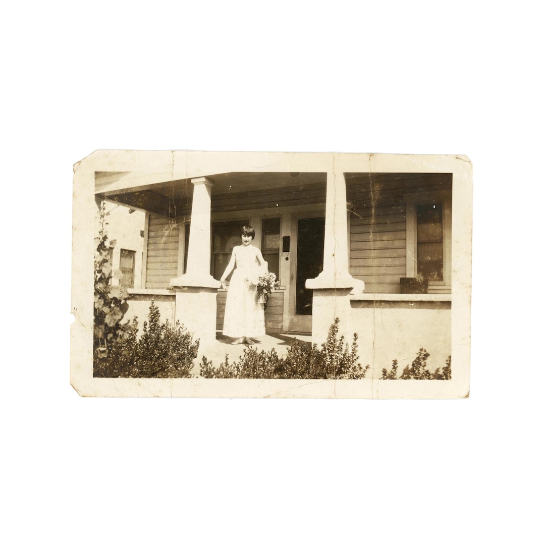 My Precious Mary ~ 1930s Vintage Photo: Woman With Flower Bouquet S61 ...