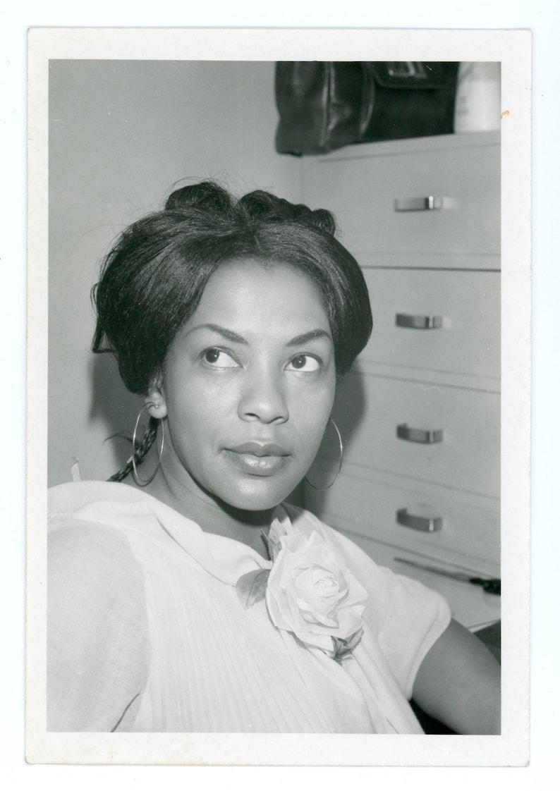 Vintage Snapshot ~ Close up of Beautiful Black Woman Looking up ~ Vintage Photo S28 - Etsy Canada