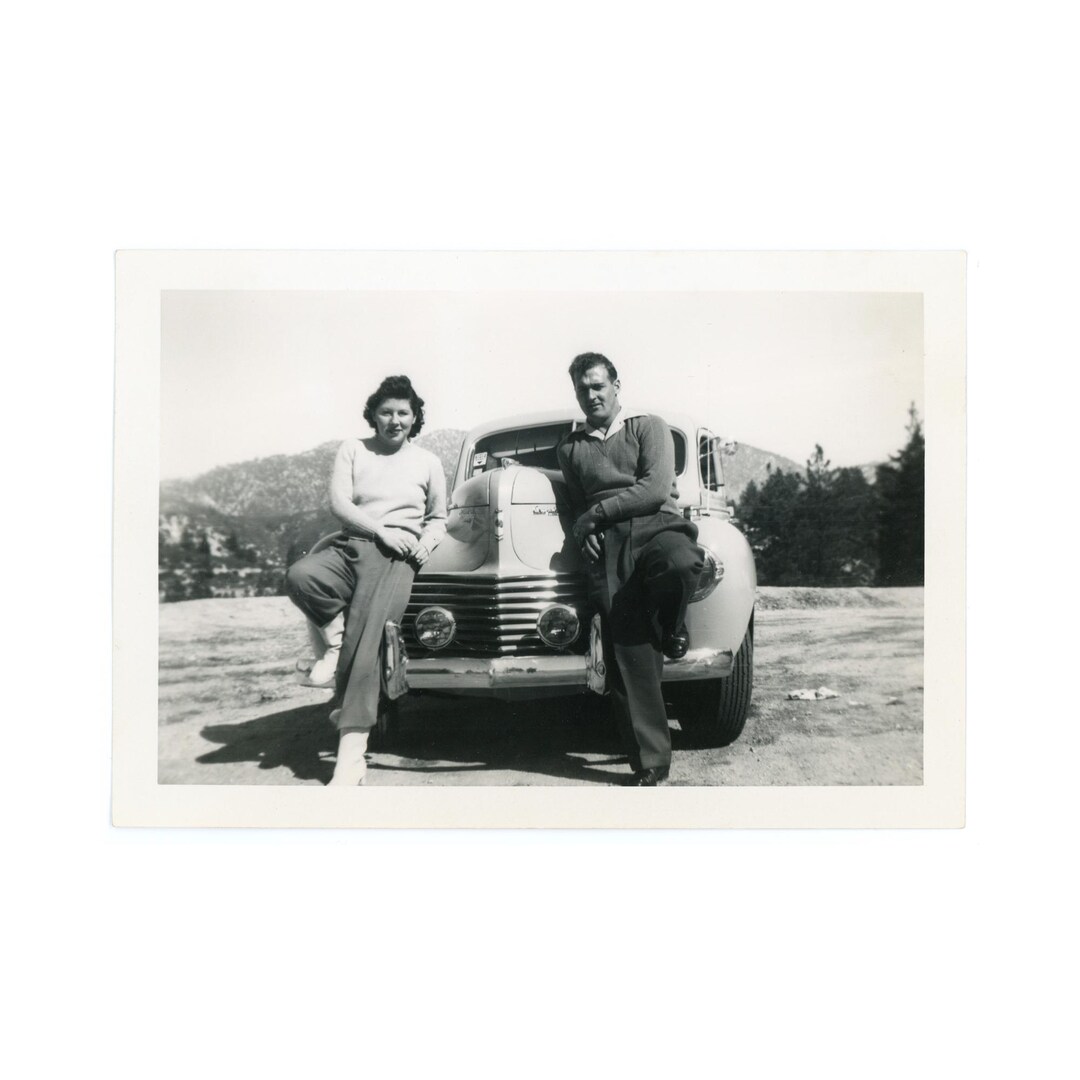 Mountain Backdrop 1940s Vintage Snapshot Couple Leaning on the Hood of ...