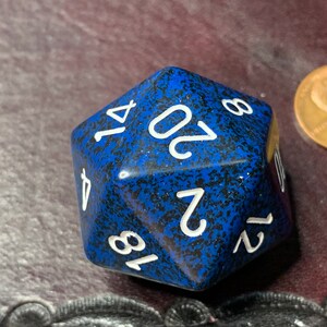 Stealth Jumbo 34mm Speckled D20 Die Blue & Black With White Extra Large ...