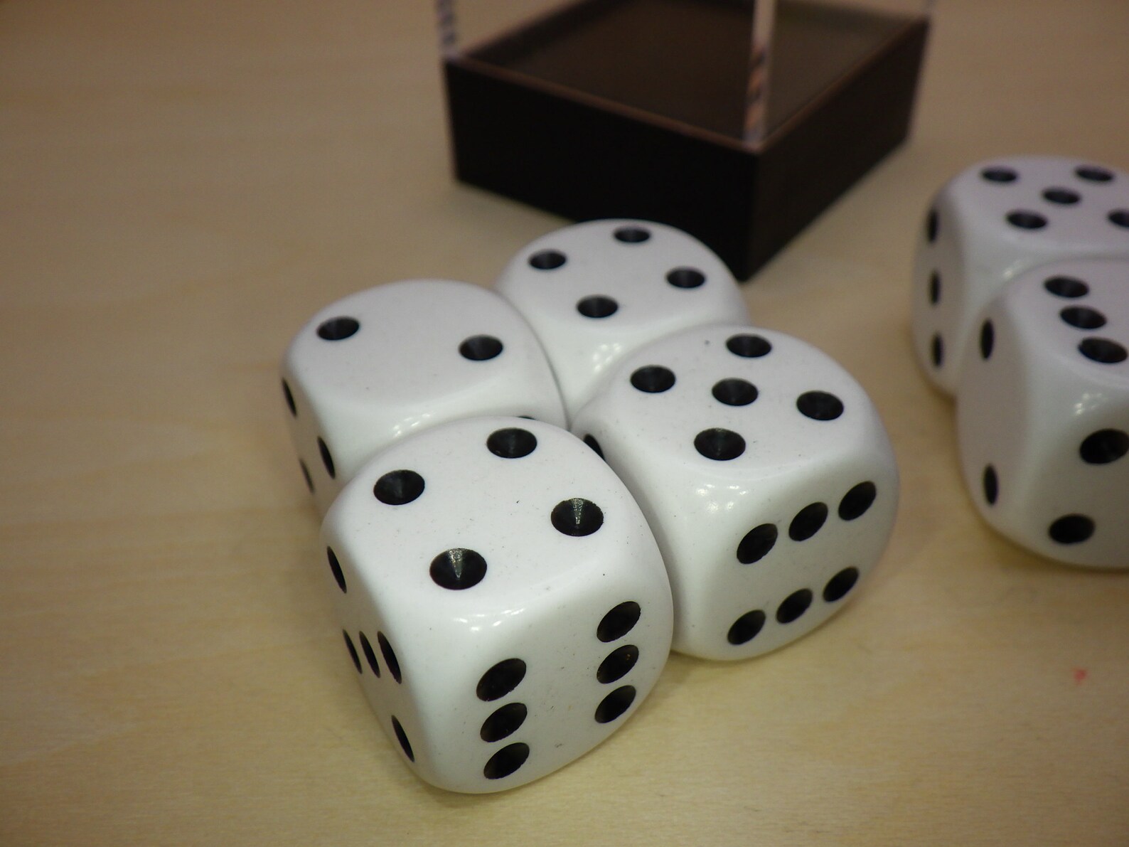 16mm 12D6 Dice Block - White With Black -tool Tabletop Roleplay Games ...