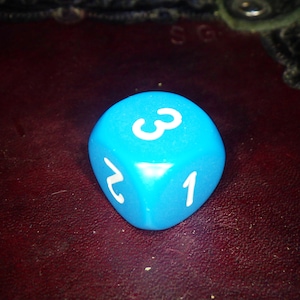 16mm Three-sided Die (1D3)(1-3 6 Six-sided) - Pink or Blue - Tabletop ...