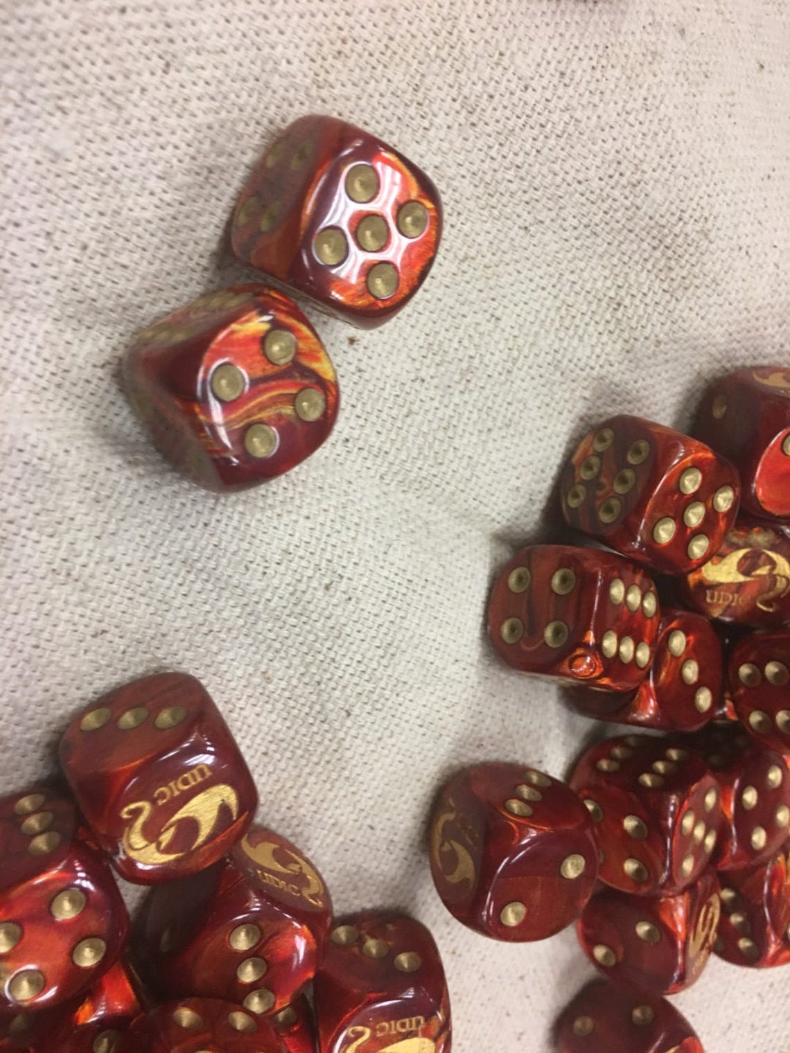 UDIC D6 Logo Customized Dice Standard Red and Gold V1 - Etsy