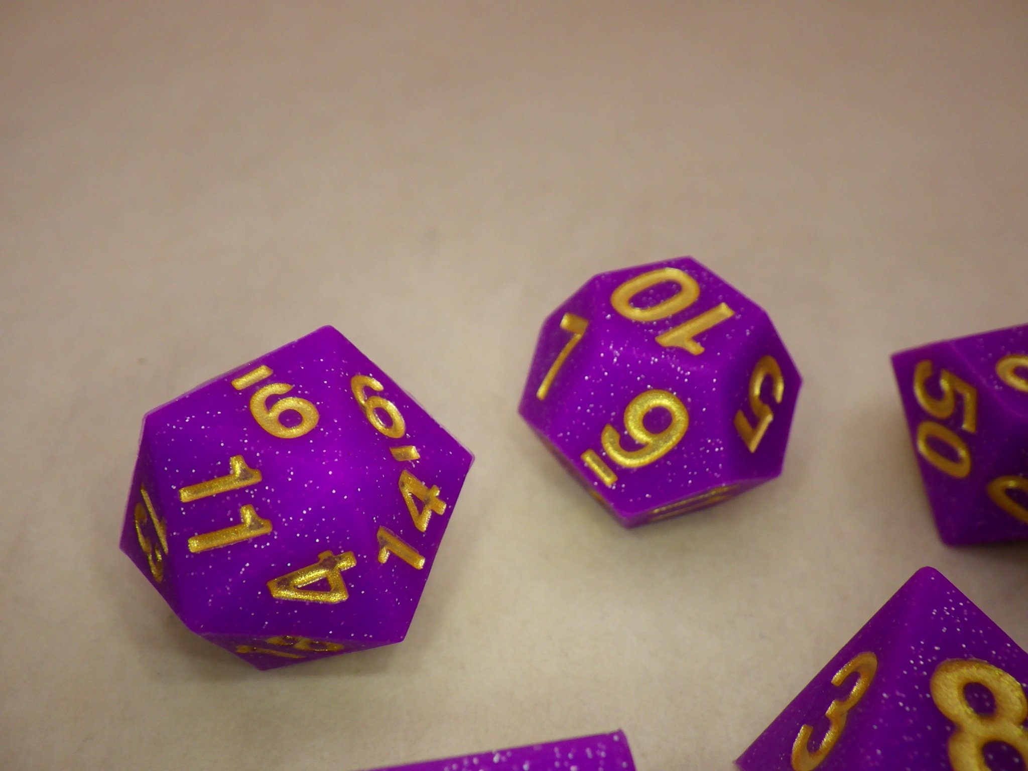 Sharp Edge Silicone Rubber 16mm 7 Die Polyhedral Dice Set - Regal ...