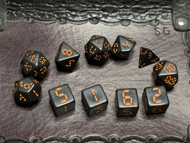 Retro Dice 11 Piece Polyhedral Set fly Dangerous - Etsy