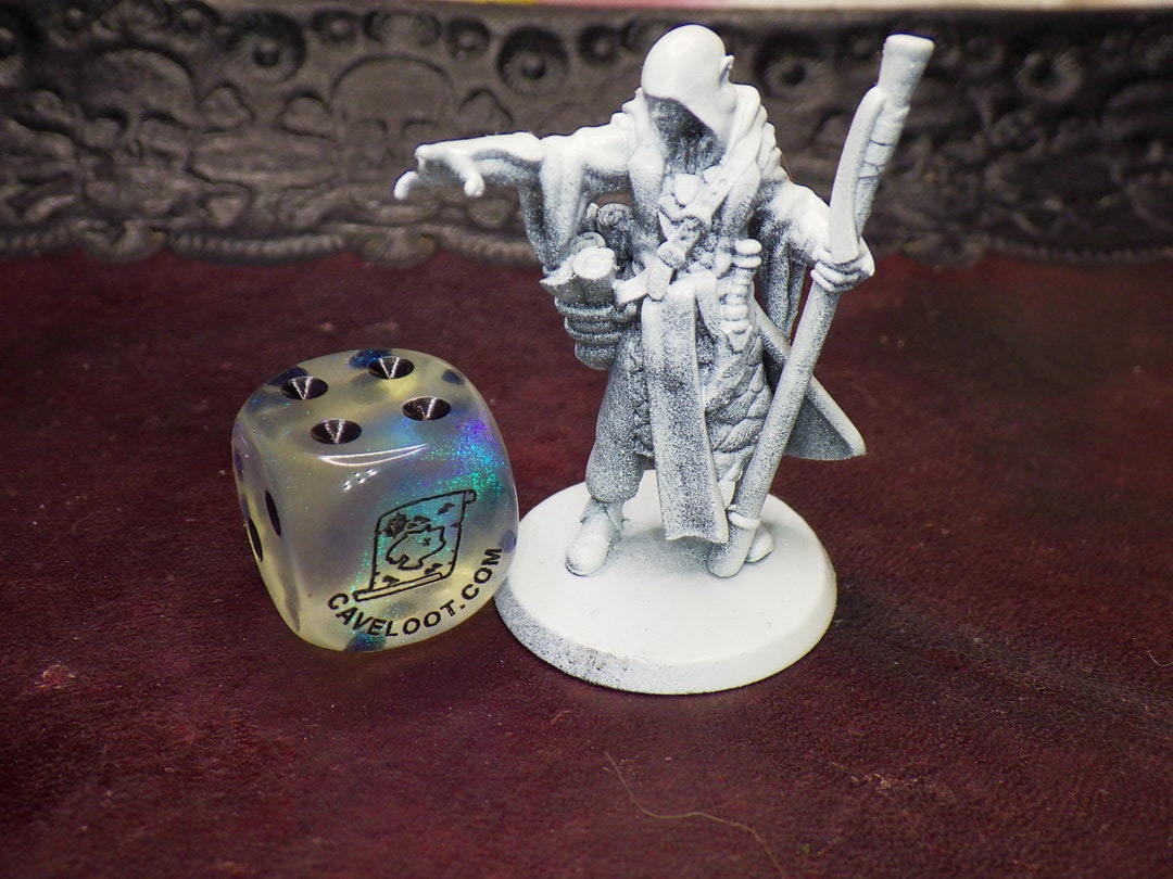 Hooded Elf or Drow Mage Casting Spell Staff Figure Miniature 32mm Scale ...