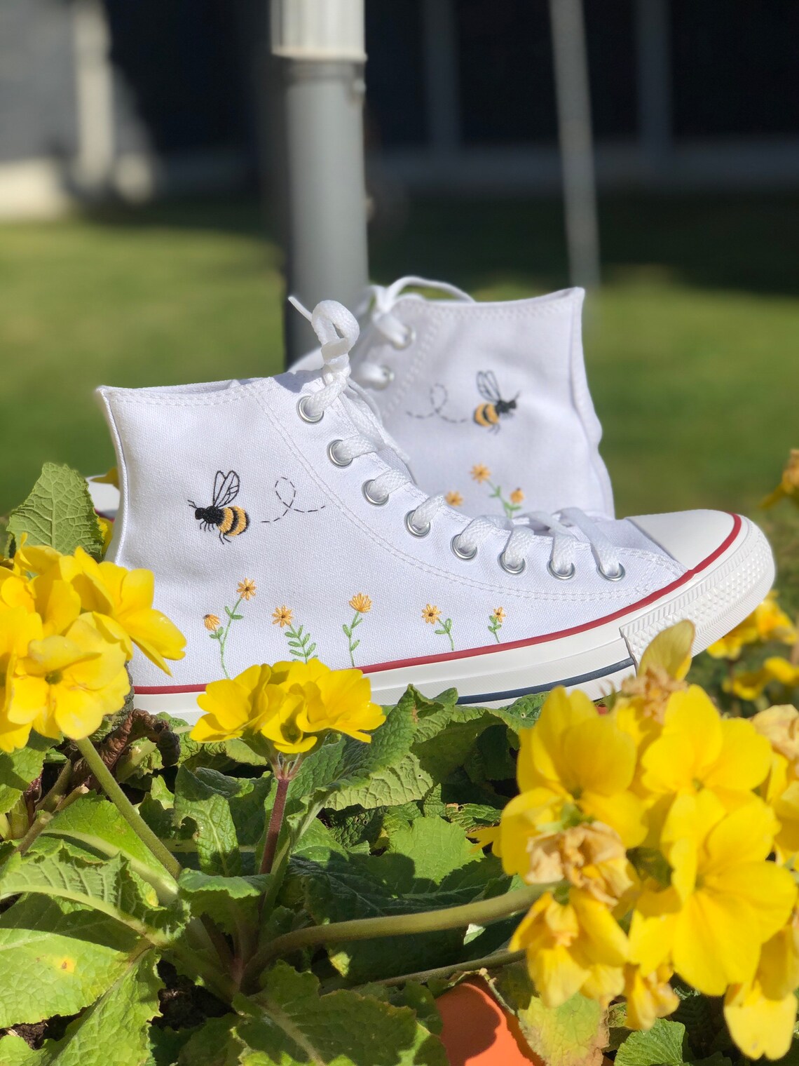 Custom Hand Embroidered Converse -bees and Flowers - Etsy