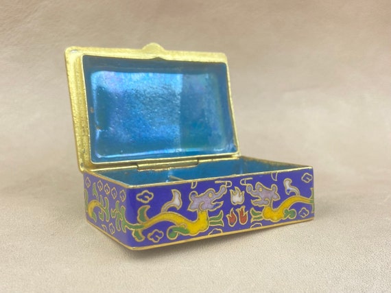 Vintage Chinese Cloisonne box in enamel and brass wit… - Gem