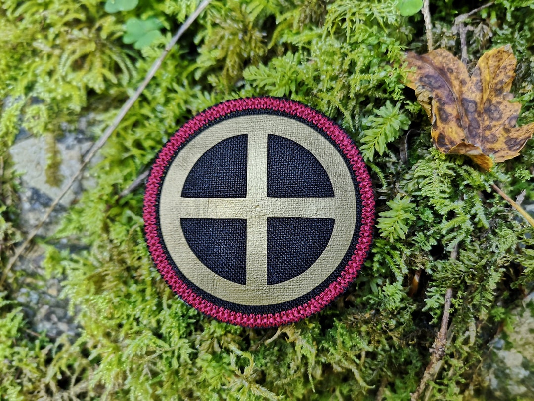 CIRCLED CROSS / the Sun Cross (linen Patch) Ø 6.6 Cm / 2.6 In - Etsy