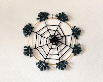 Spooky Macrame Wreath With Black Spiders, Halloween Macrame Wall Decor ...
