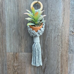 Macramé Single Pot Hanger in Colour - Etsy