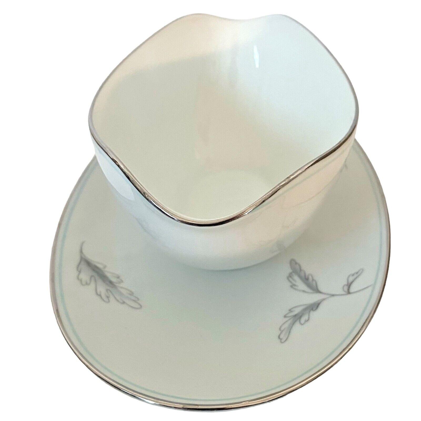 MCM Noritake China Corliss 5765 Foliage Gravy Boat White Platinum Trim ... MCM Noritake China Corliss 5765 Foliage Gravy Boat White Platinum Trim ...