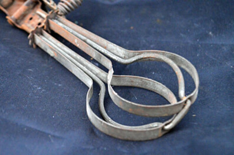 Vintage antique Egg Beater 1923 A y J Hand Held - Etsy España