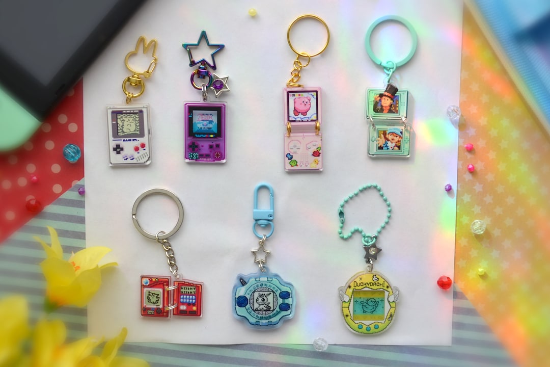 Gaming Device Charms (game Boy, Nintendo DS, Digivice, Pokédex ...