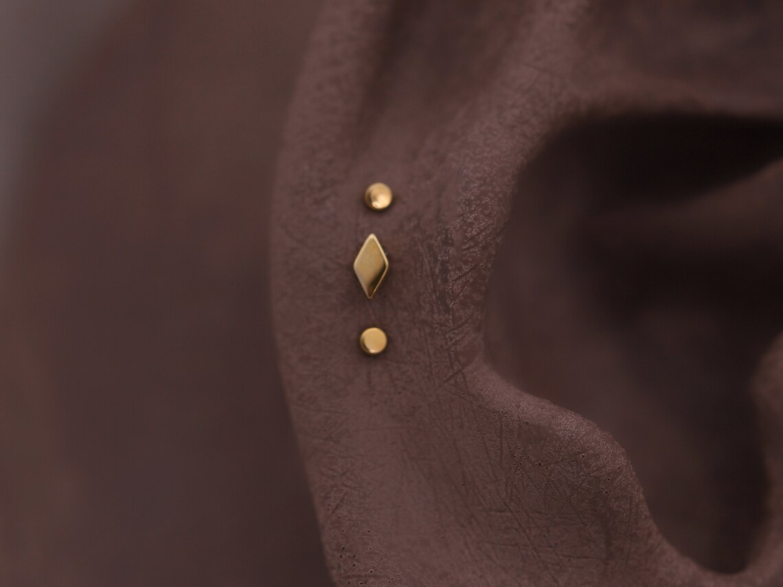 NEW BEATTI Tiny Flatdiamond Threadless Push Pin Labret Stud - Etsy