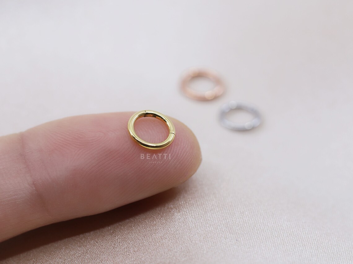 18G/20G 5mm SUPER TINY Cartilage Hoop 5mm Hinged Clicker | Etsy