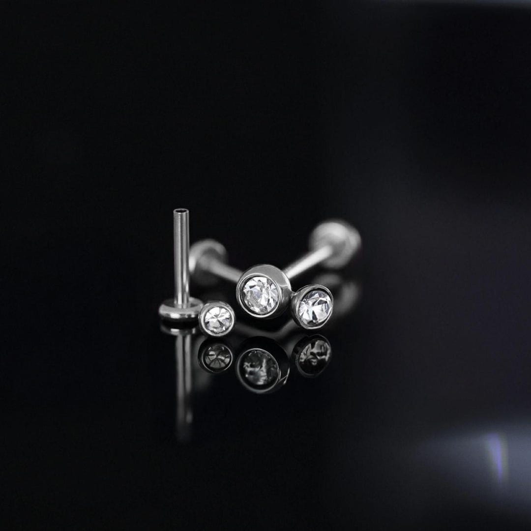 20G Tiny Bezel CZ Threadless Push Pin Labret Stud • 316L Surgical Steel ...