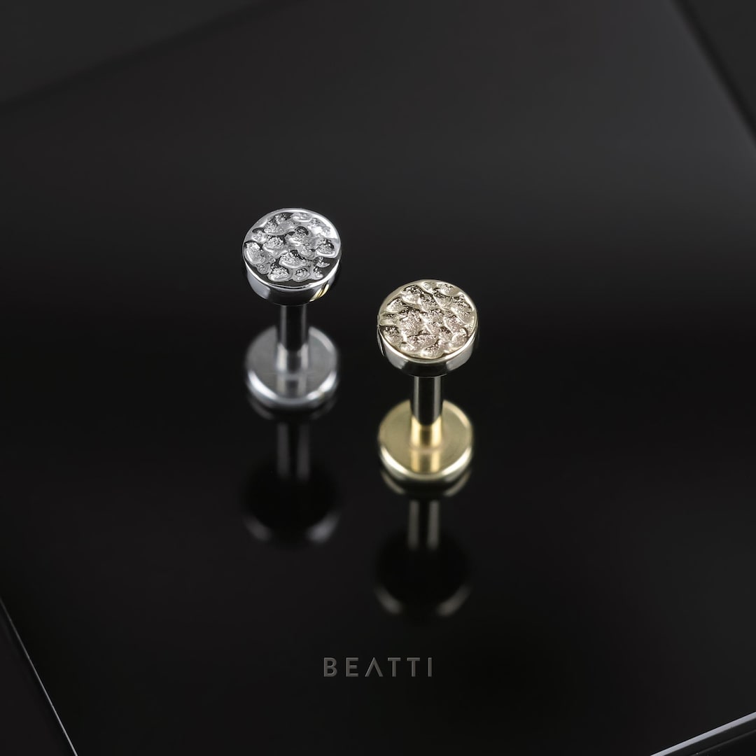 NEW ‣ 14K Solid Gold Hammered Disc Threadless Push Pin Labret Stud ∙ ...