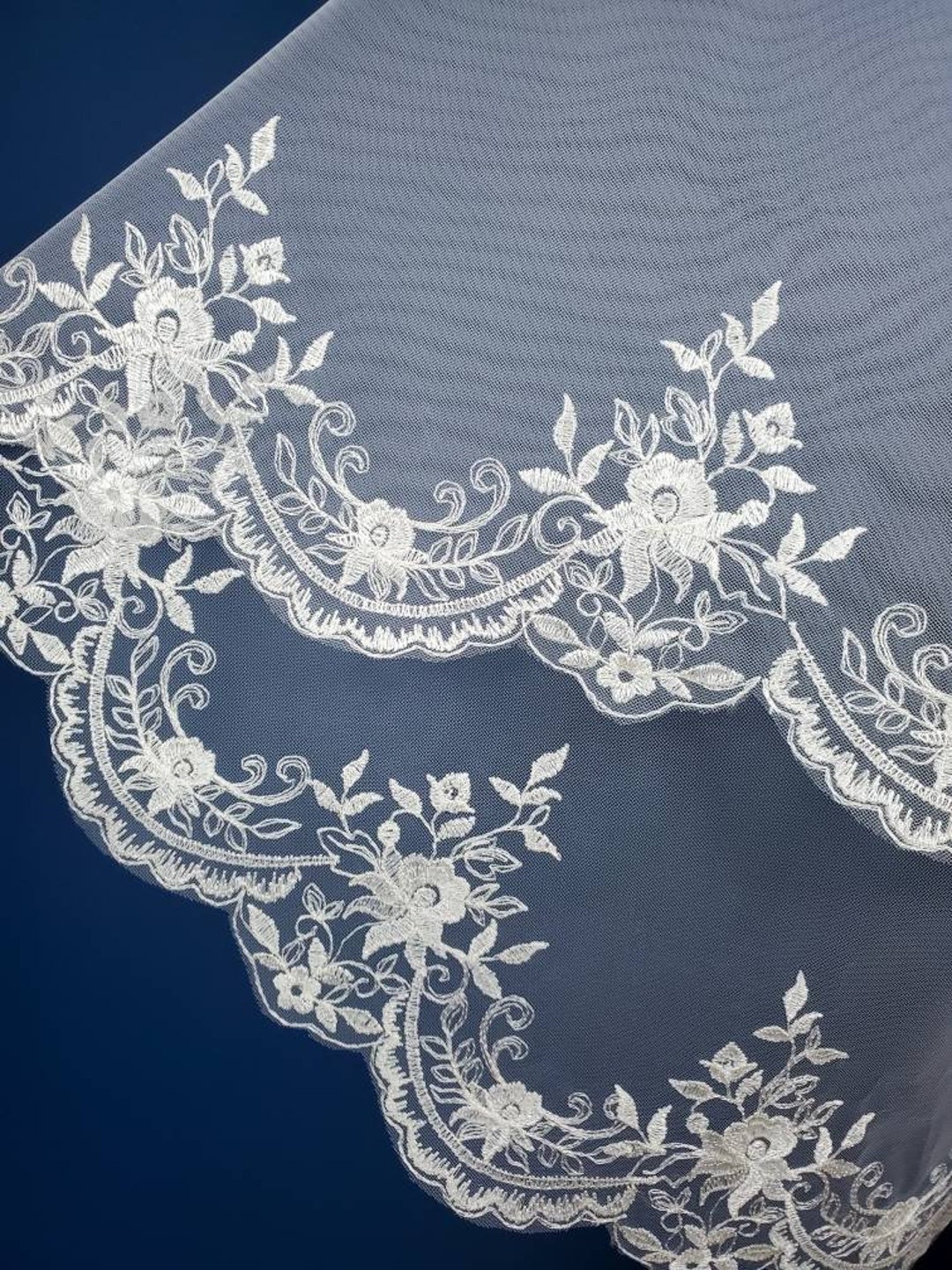 Classic Veil With Lace Edge, Vintage Two Tier Veil, Traditional Veil ...