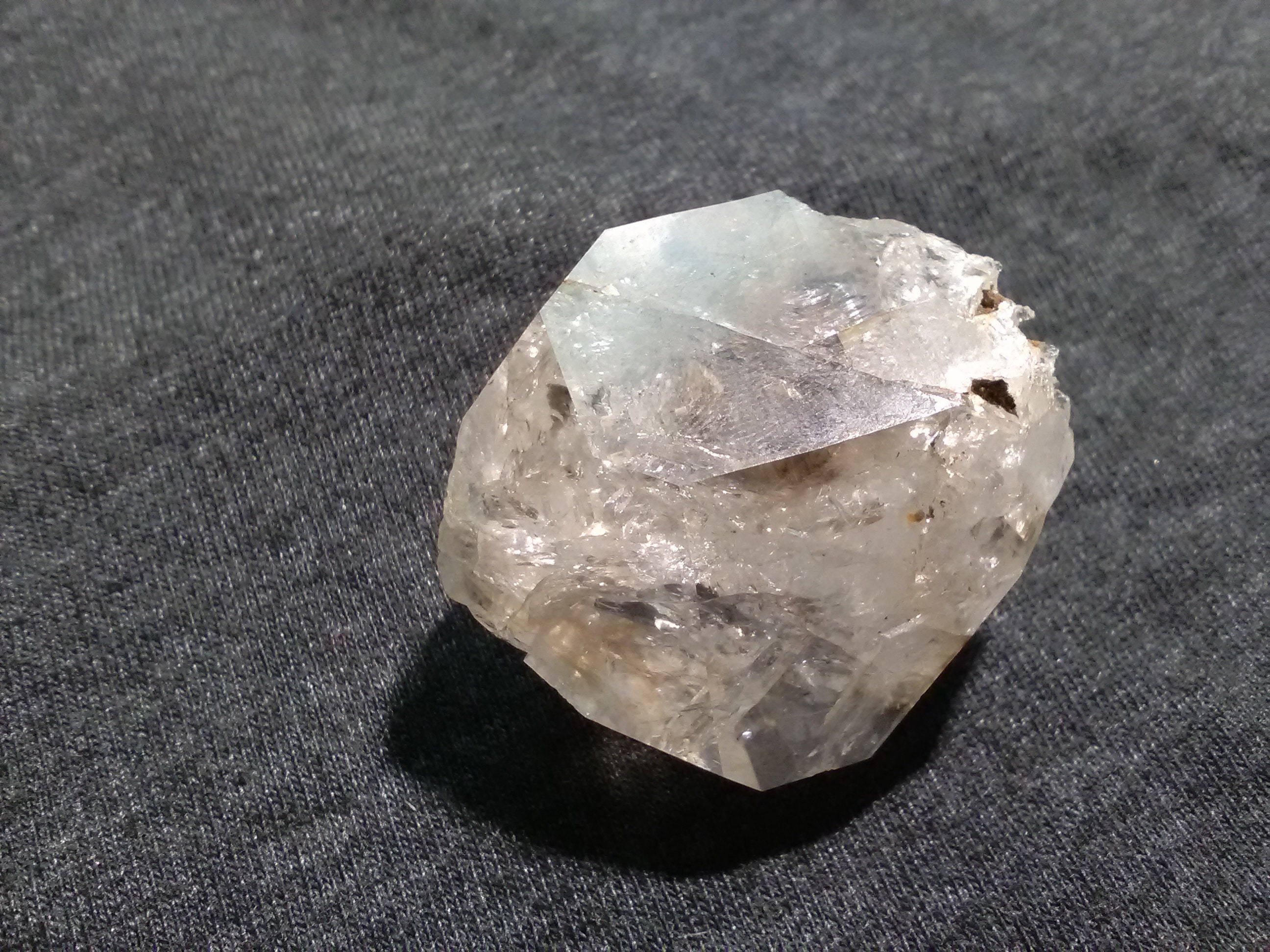 Quartz Crystal with Dry Air Pocket Home Décor Rocks & Geodes Home ...