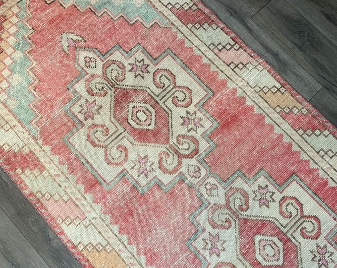 9'5" x 3'1" - Vintage Turkish Runner Rug | Pink Turkish Oushak Rug ...