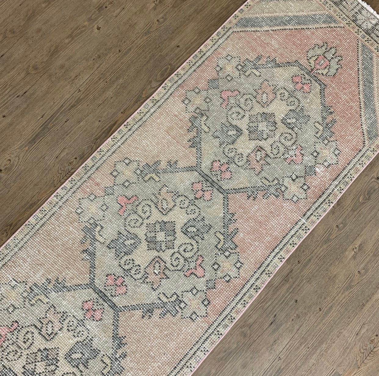 8'10 x 2'3- Vintage Turkish Runner | Faded Pale Pink Vintage Turkish Runner