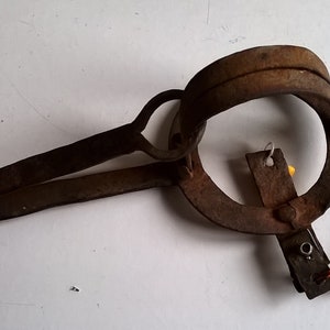 Antique Rusty Animal Trap/vintage Hunting Lodge/fireplace Man Cave ...