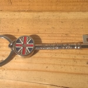Vintage Metal Keychain London/old Key Holder England/silver Plated Key ...