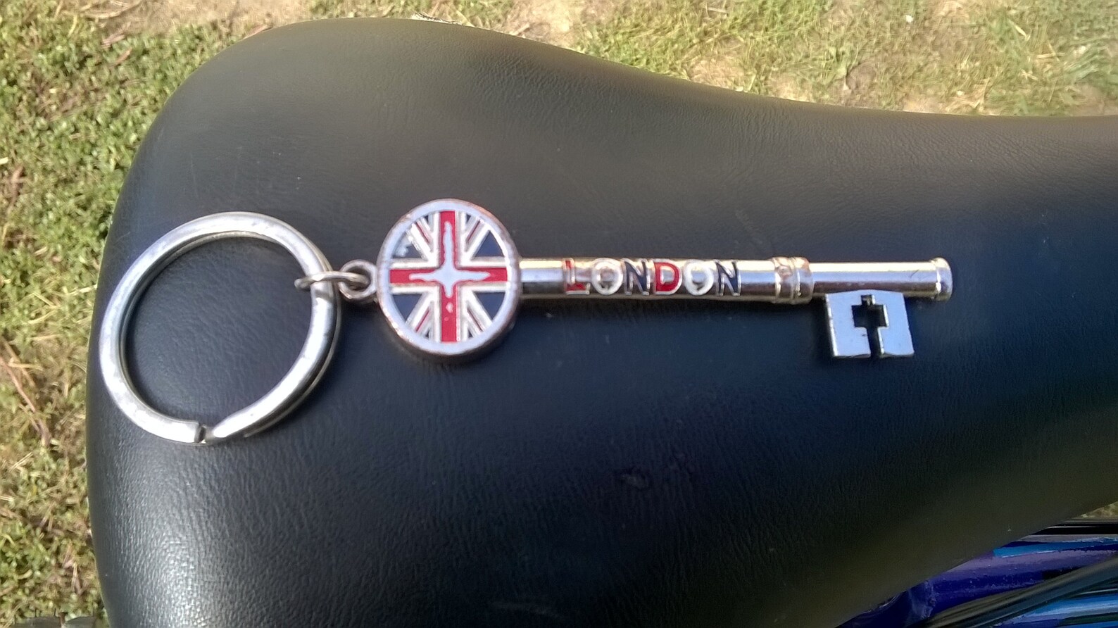 Vintage Metal Keychain London/old Key Holder England/silver - Etsy