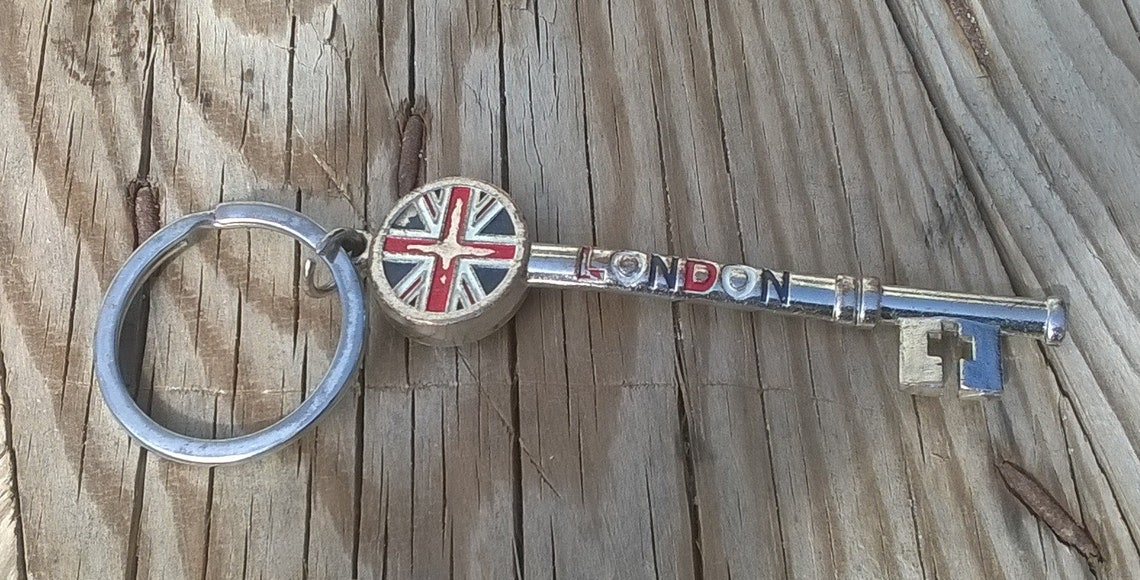 Vintage Metal Keychain London/old Key Holder England/silver - Etsy
