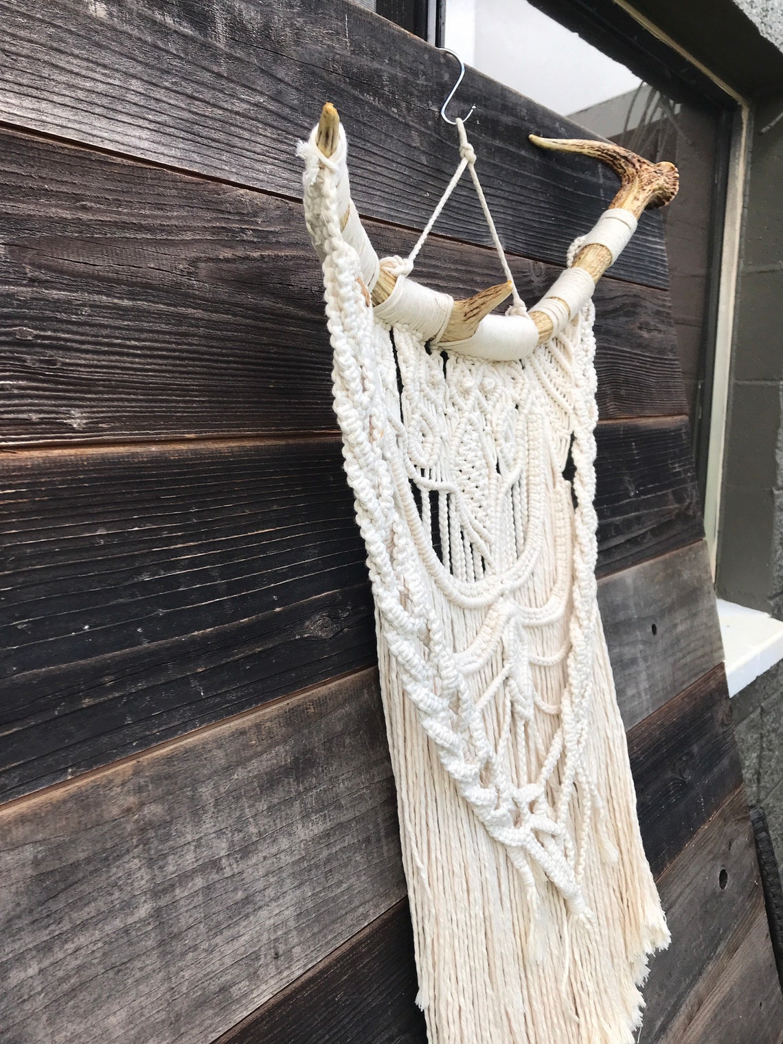 Modern Macrame Wall Hanging on Deer Antler/ Bohemian Home - Etsy