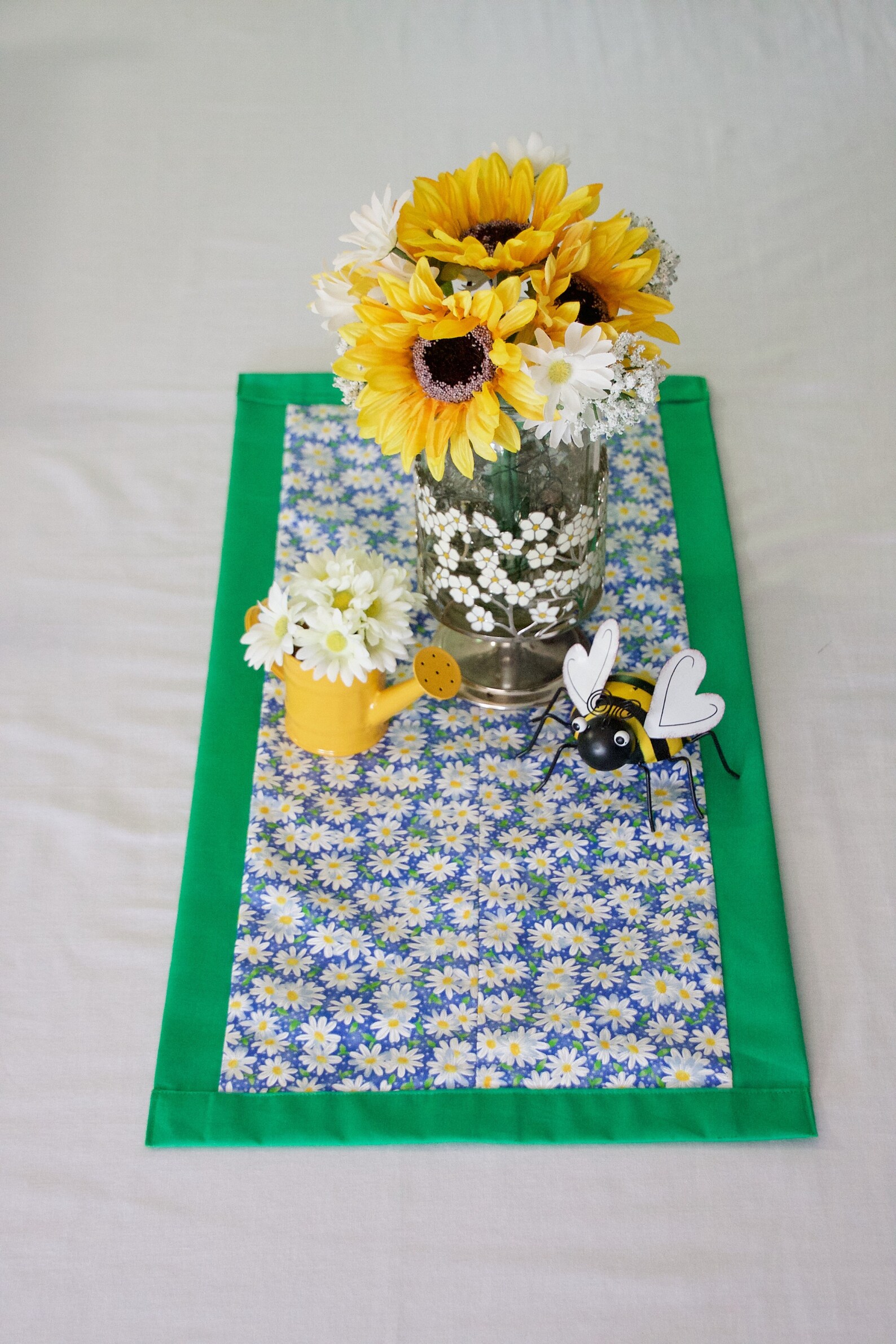 Daisy Table Runner Table Runner Country Home Decor Country | Etsy