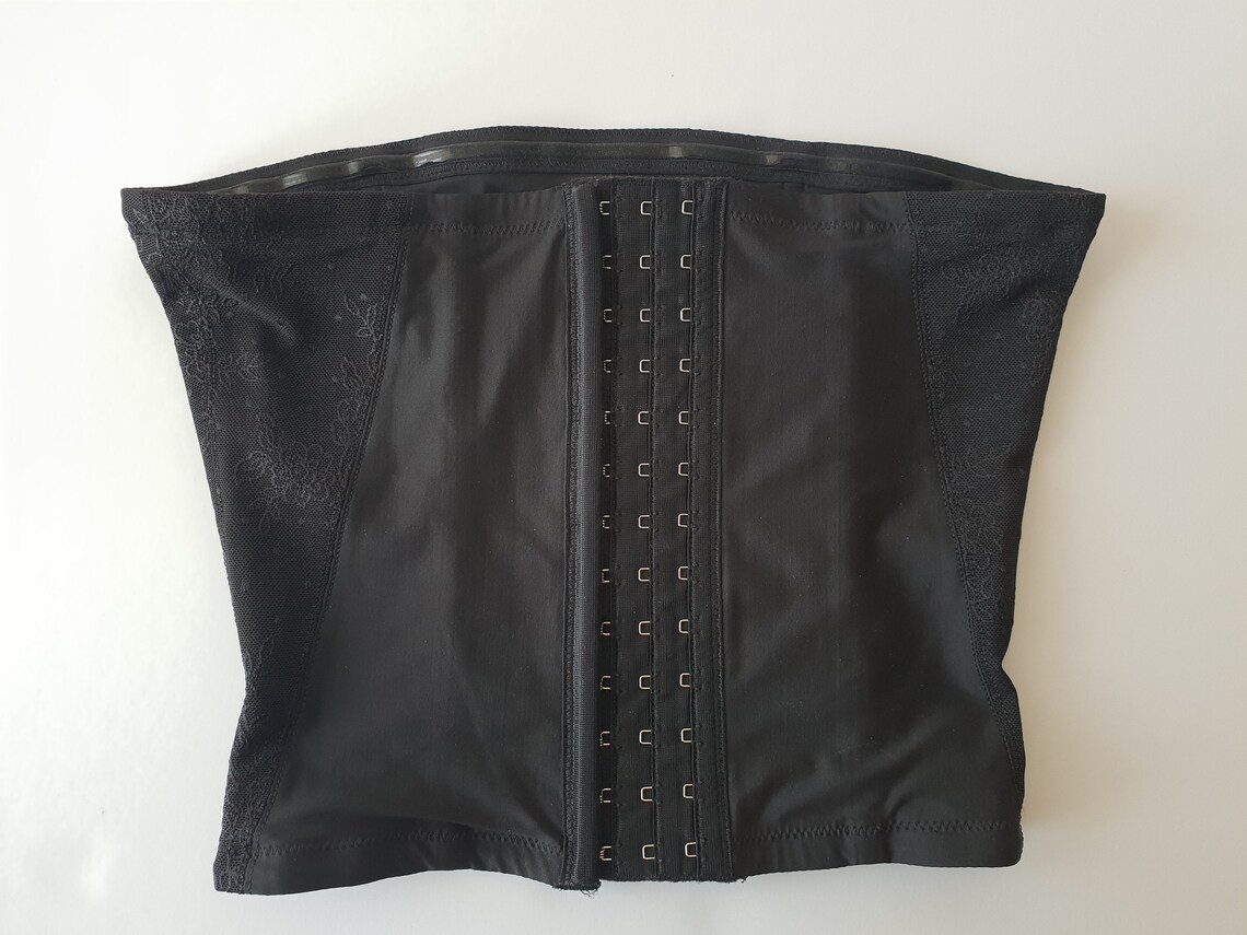 Vintage Triumph Corset Frauen Schwarzes Spitzen Top Vintage Gummi ...