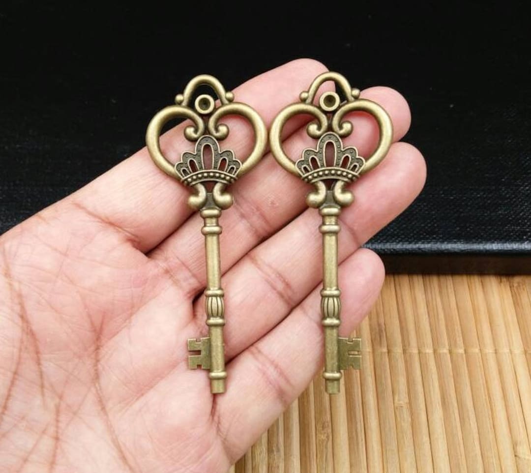 1 Big Bronze Crown Key Pendant Vintage Style Antique Design Royal ...