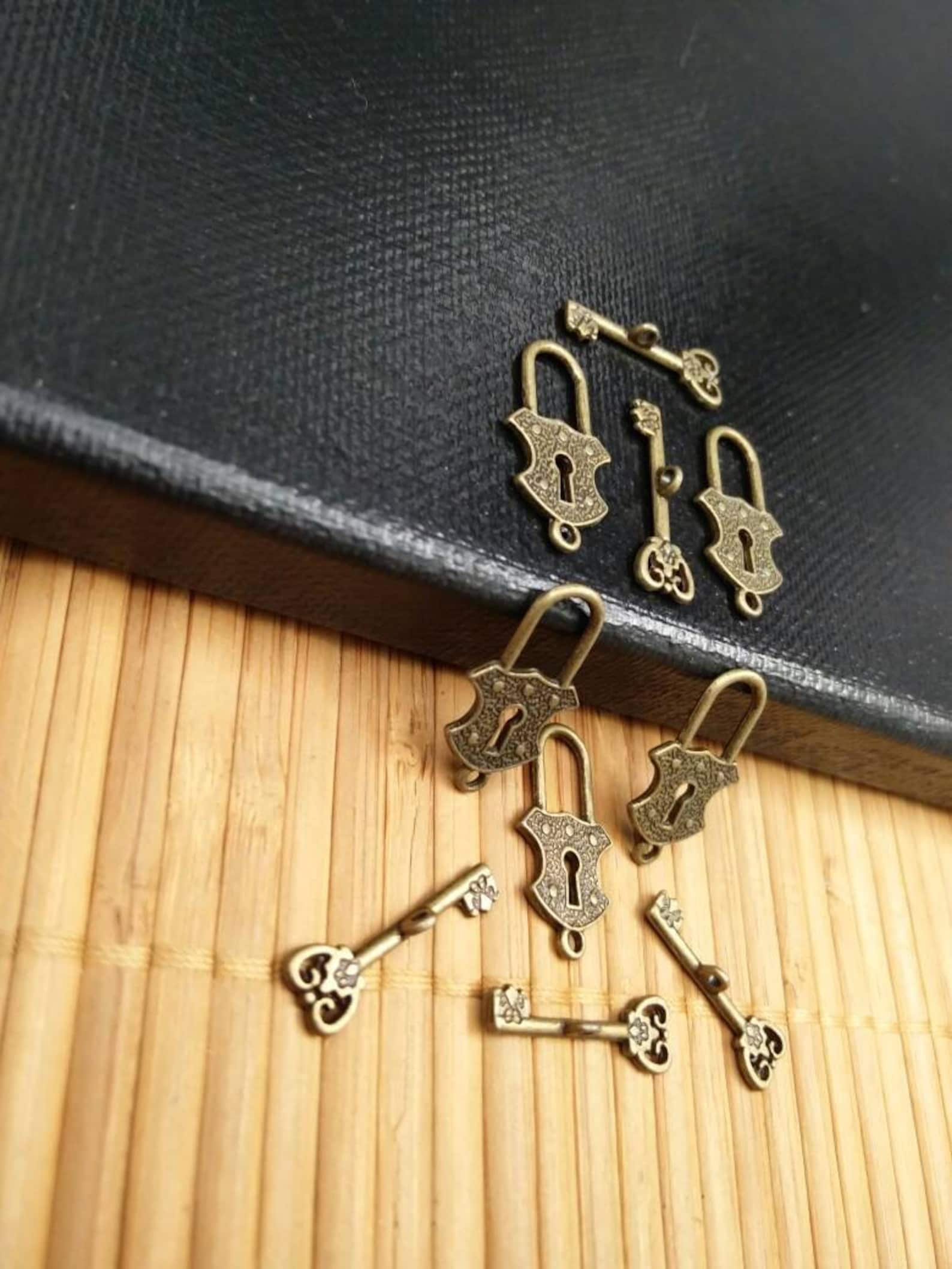 Pair of Lock and Keys Toggle Clasps Charms Bronze Vintage - Etsy