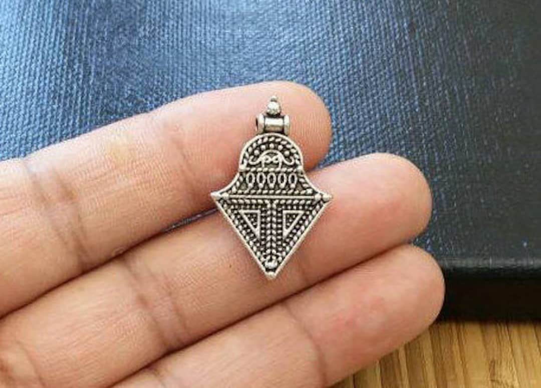 2 Antique Design Silver Metal Badge Charms Pendants DIY Findings Boho ...