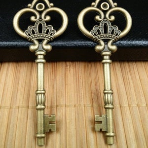 1 Big Bronze Crown Key Pendant Vintage Style Antique Design Royal ...