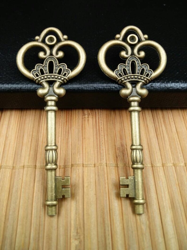 1 Big Bronze Crown Key Pendant Vintage Style Antique Design Royal ...
