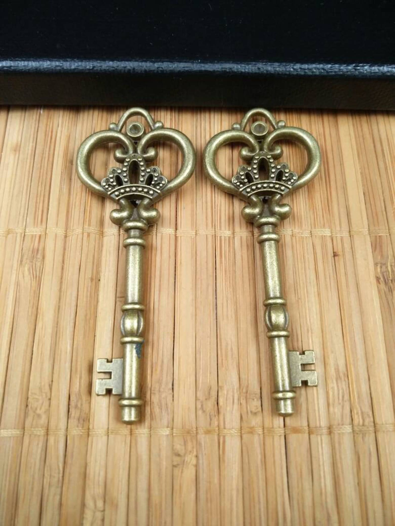 1 Big Bronze Crown Key Pendant Vintage Style Antique Design Royal ...