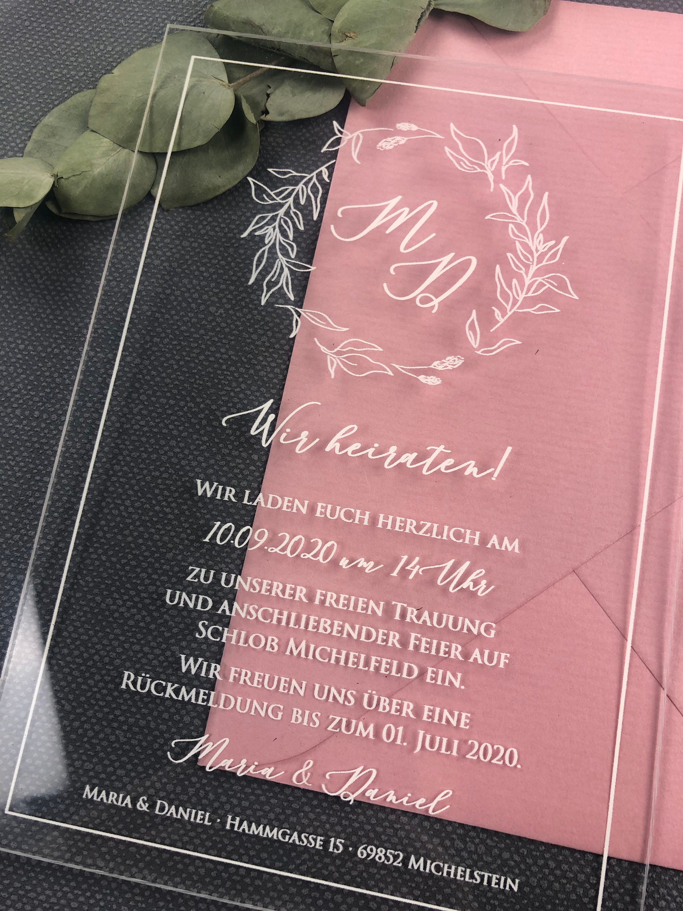 acrylic-glass-wedding-invitation-romantic-acrylic-individual