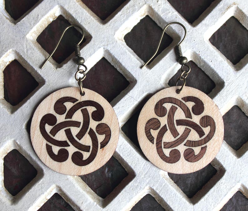 Laser-Cut Walnut on Maple Celtic Knot Inlaid Earrings | Etsy