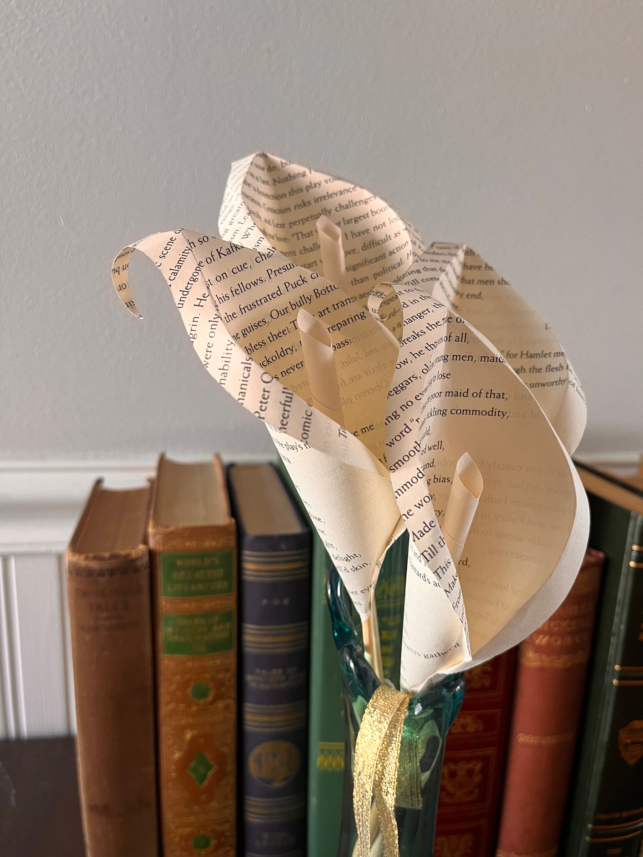 Book Page Calla Lilies (book Flowers) - Etsy